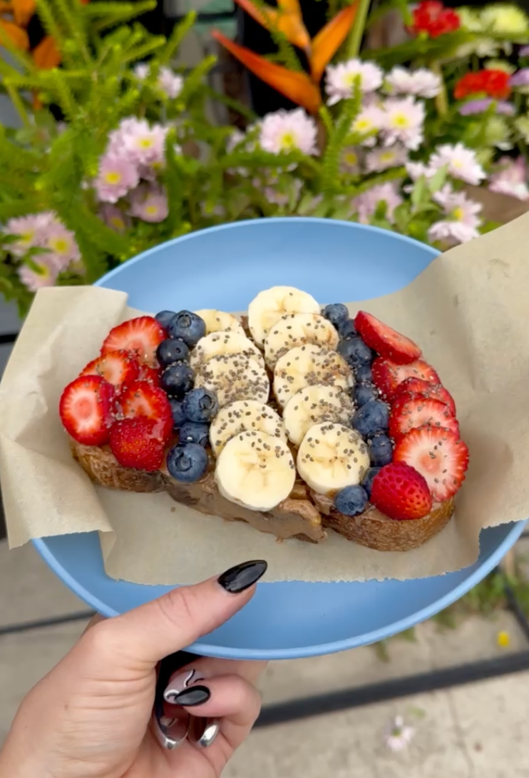 Banana Berry Toast | Salud Juice
